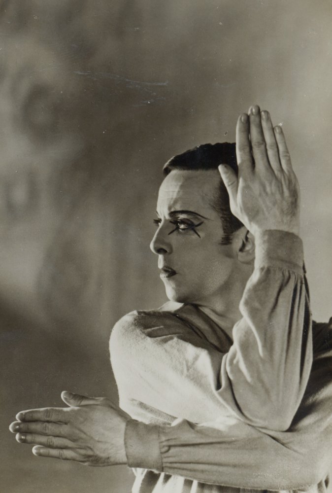 Postkarte von Robert Helpmann (1909-86) in The Wanderer, 1941