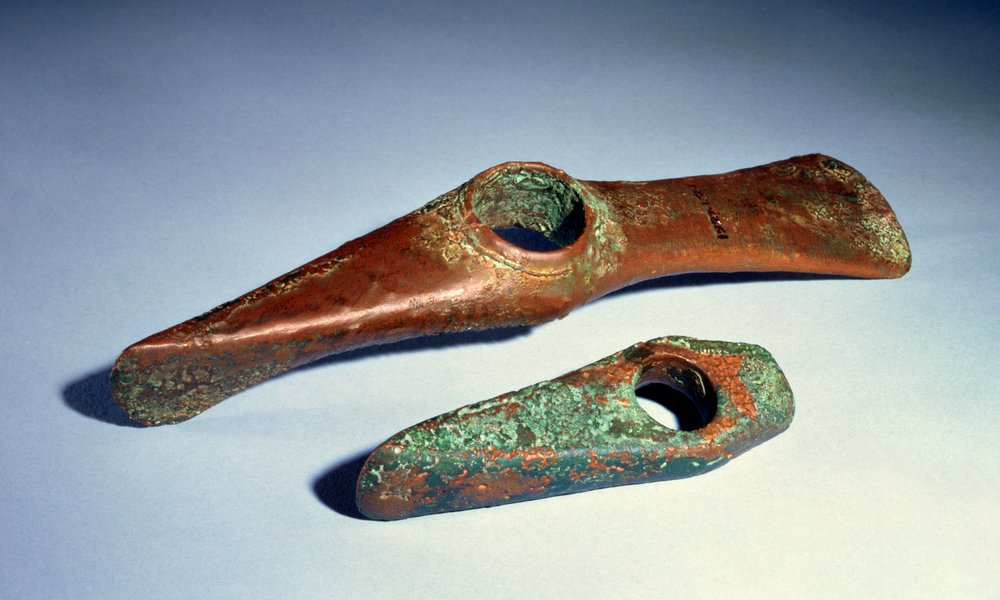 Axt-Adze aus Belgrad; Axt-Hammer aus der Tschechoslowakei, Kupferzeit